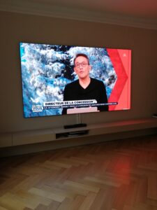 Télé LED géante 130 pouces / 300 cm pour home-cinéma et salon