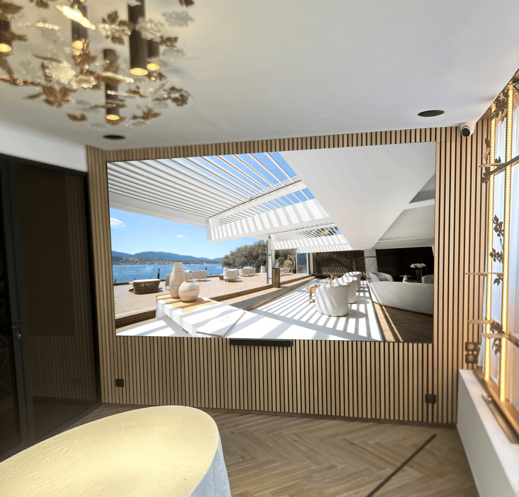 Installation d'un mur LED 138 pouces Full HD pour l'Hôtel Marinca ...